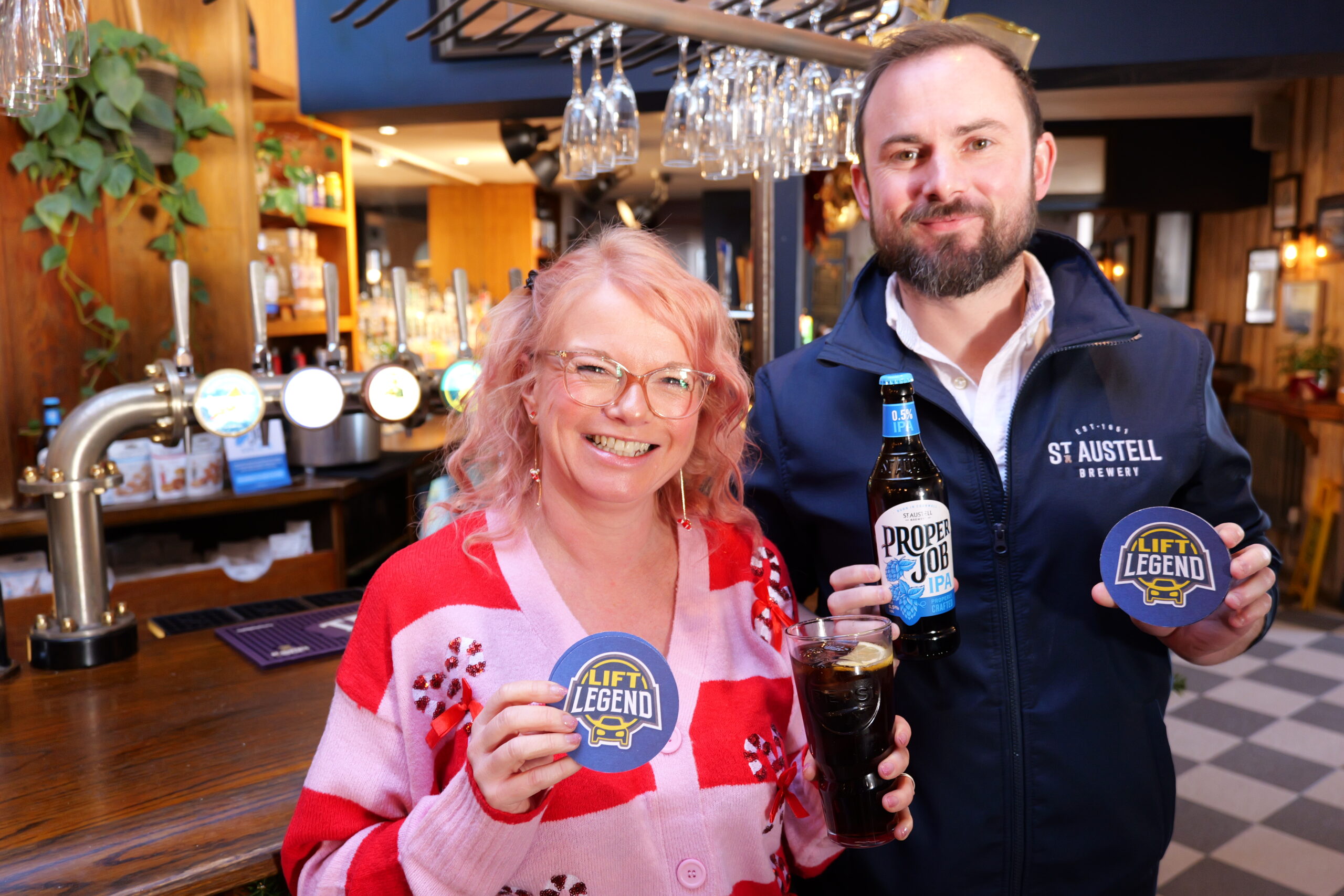More than 260 pubs offer FREE DRINKS to Lift Legends this Christmas ...